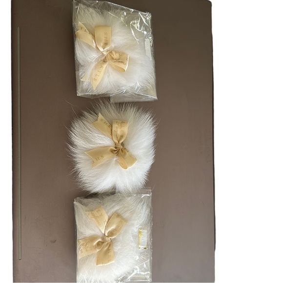 Shelly Kyle | Bath & Body | Three New Shelly Kyle Powder Puffs In ...
